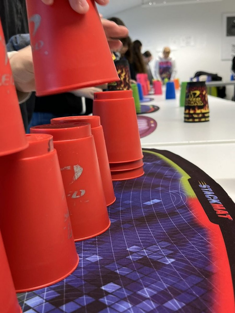 SpeedStack-Kurs begeistert unsere Klassen 5 und 6 - Realschule Tamm